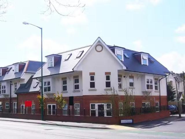 2 bedroom apartment for rent in Rushton Crescent, Bournemouth.