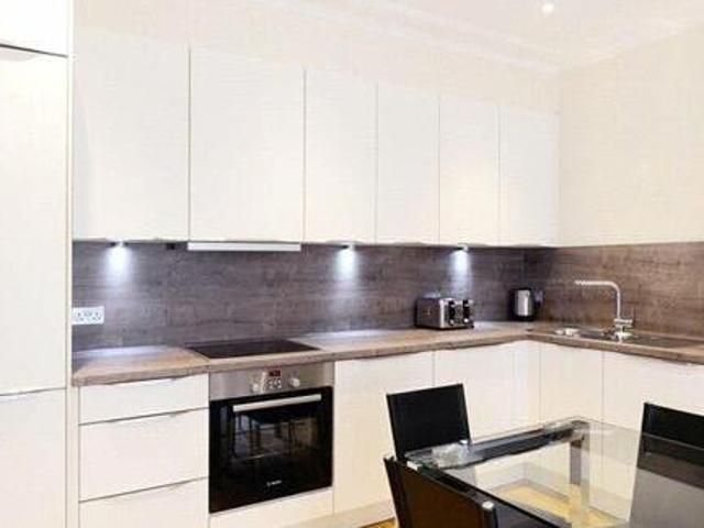 2 Bedroom Apartment For Rent In Ravenscourt Park, London
