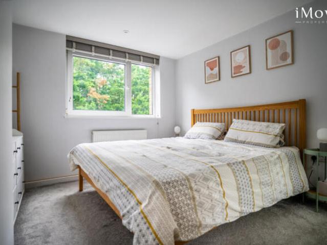 2 bedroom apartment for rent in Ravensroost, London, SE19