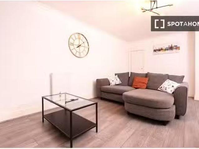 2 bedroom apartment for rent in Reading