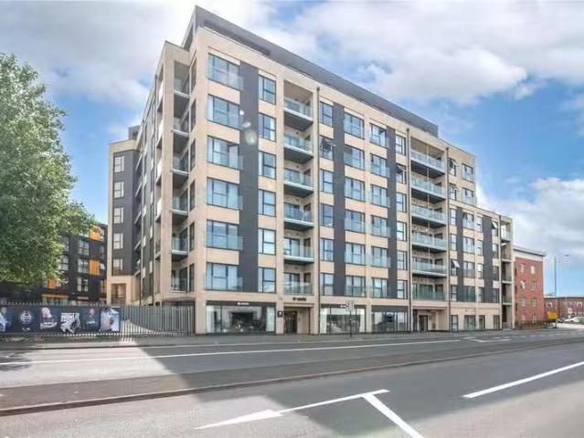 2 bedroom apartment for rent in Regency Place, 50 Parade, Birm.
