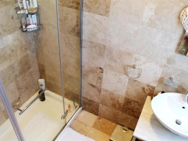 2 bedroom apartment for rent in Regent Square, DONCASTER, DN1