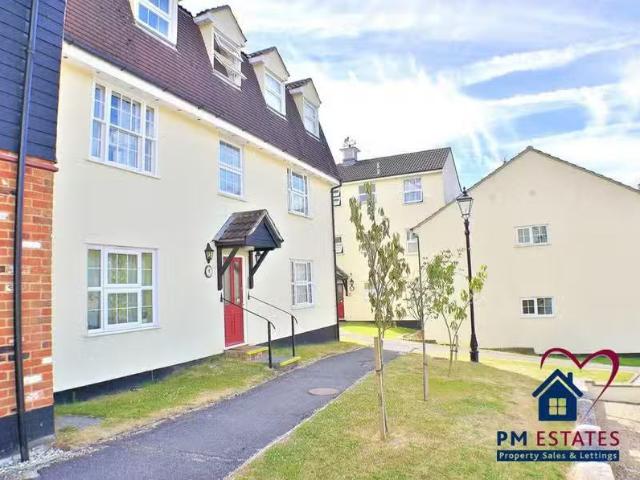 2 bedroom apartment for rent in Red Lion Court, Bishop's Stort.
