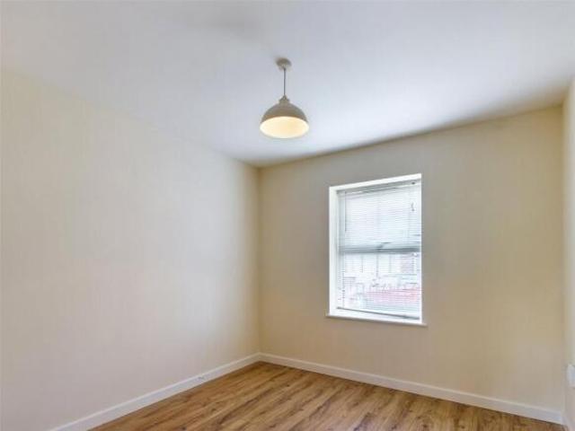 2 bedroom apartment for rent in Redcourt, Athlone Grove, Leeds, LS12