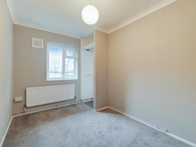 2 bedroom apartment for rent in Restons Crescent, London, SE9
