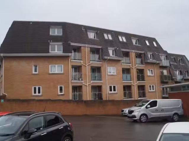 2 bedroom apartment for rent in Rhydypenau Road, Cardiff, CF23.