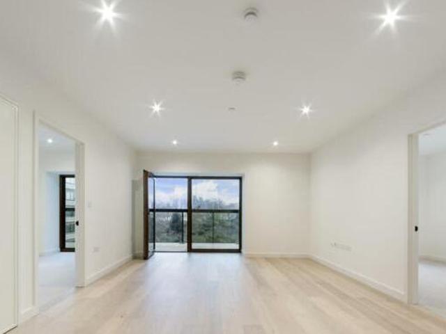 2 Bedroom Apartment For Rent In Riverscape, London