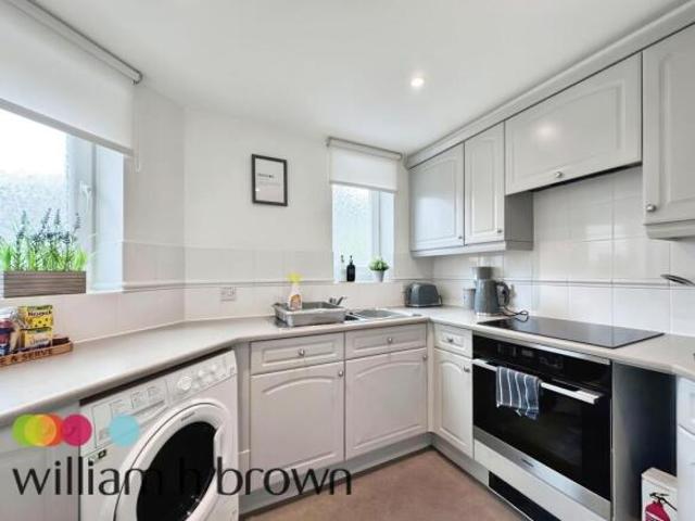 2 bedroom apartment for rent in Rookes Crescent, CHELMSFORD, CM1