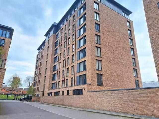 2 bedroom apartment for rent in Roosevelt Apartments, Lexingto.