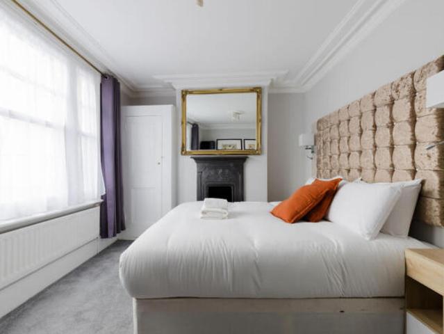 2 bedroom apartment for rent in Roman Road, London, E2