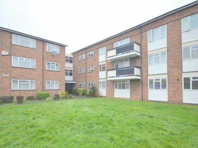 2 Bedroom Apartment For Rent In Romford, Essex