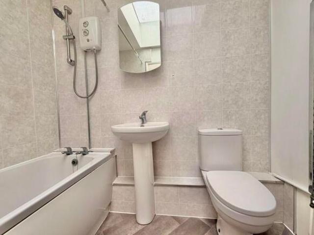 2 bedroom apartment for rent in Rosemont Court, Church Road, EX2