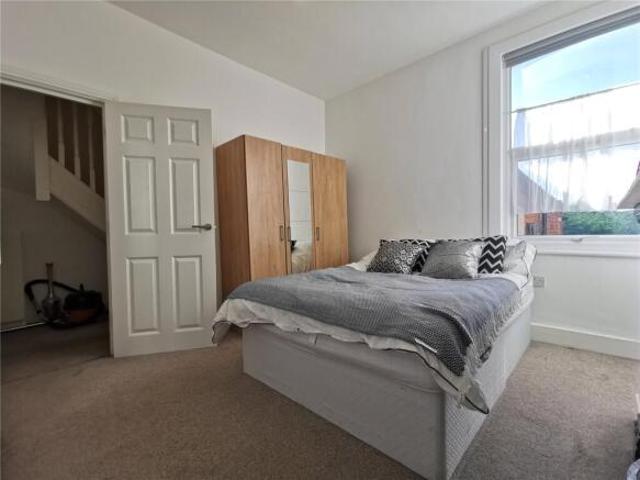 2 bedroom apartment for rent in Roundwood Road, London, NW10