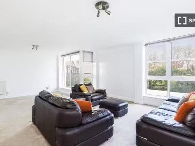 2 bedroom apartment for rent in Royal Docks, London