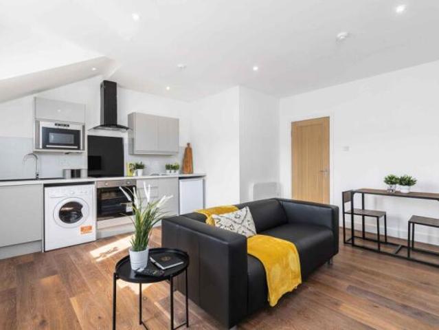 2 bedroom apartment for rent in Royal Park Road, Hyde Leeds, LS6