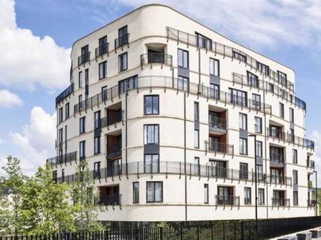 2 bedroom apartment for rent in Royal View Victoria Bridge Rd BA2