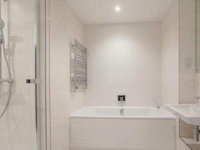 2 bedroom apartment for rent in Royal View, Victoria Bridge Road, Bath, BA2