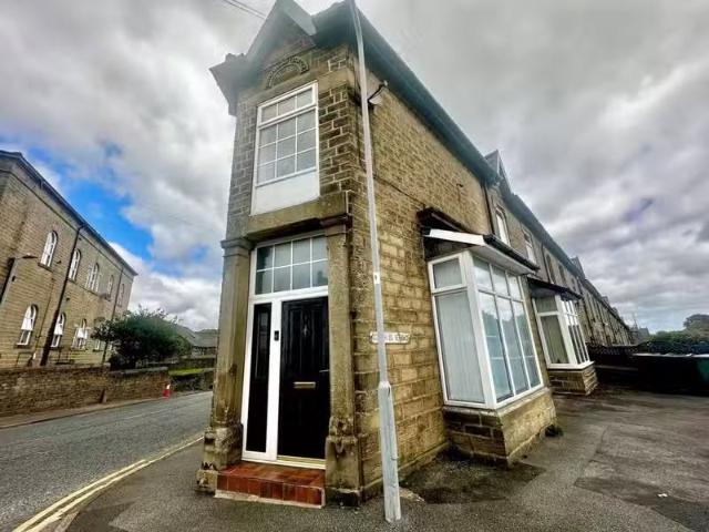 2 bedroom apartment for rent in Roydwood Terrace, Cullingworth.