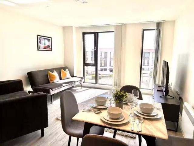 2 bedroom apartment for rent in St Martins Place, 169 Broad St.