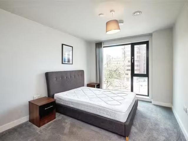 2 bedroom apartment for rent in St Martins Place, 169 Broad St.