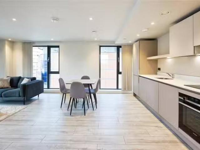 2 bedroom apartment for rent in St Martins Place, 169 Broad St.