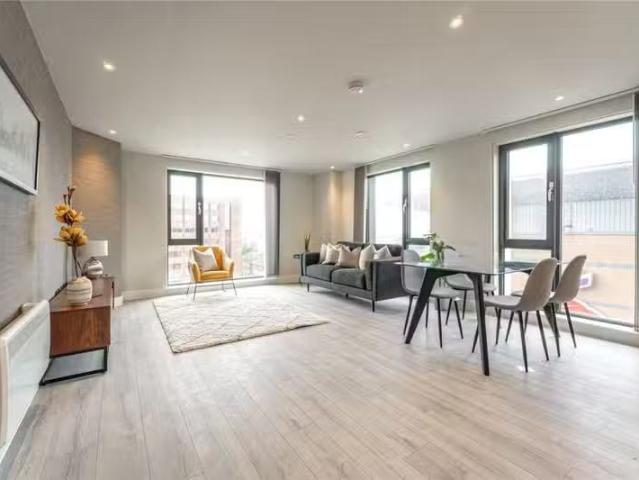 2 bedroom apartment for rent in St Martins Place, 169 Broad St.