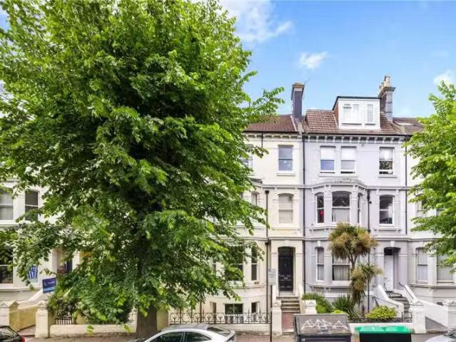 2 bedroom apartment for rent in St Aubyns, Hove, East Susinter.