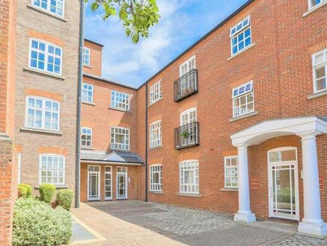 2 Bedroom Apartment For Rent In St Albans, Herts