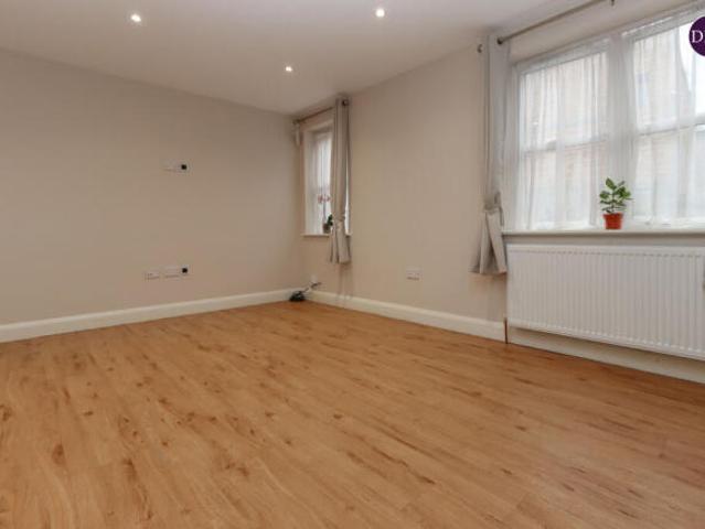 2 bedroom apartment for rent in St. Albans Road, Watford, WD17