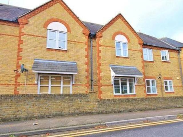 2 bedroom apartment for rent in St Catherines Place Hummer Road Egham Surrey TW20