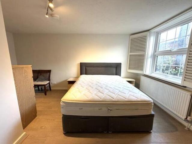 2 bedroom apartment for rent in St. Georges Square, E14