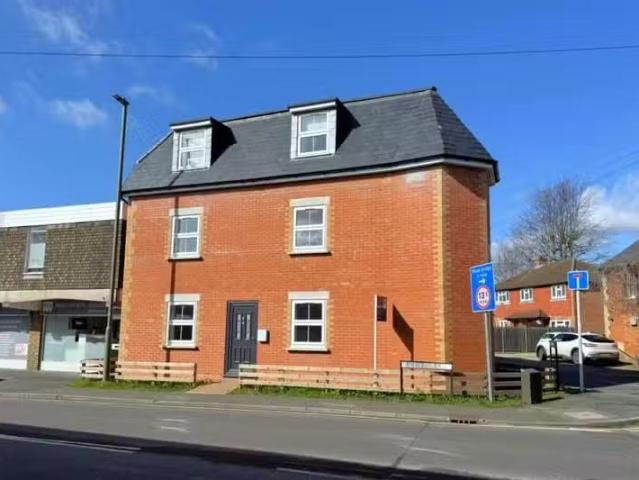 2 bedroom apartment for rent in St Johns, Woking, Surrey, GU21.