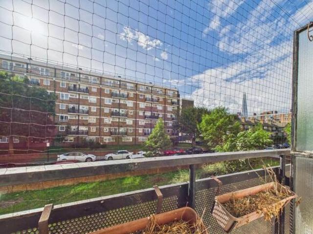 2 bedroom apartment for rent in St Saviours Estate, Bermondsey, SE1