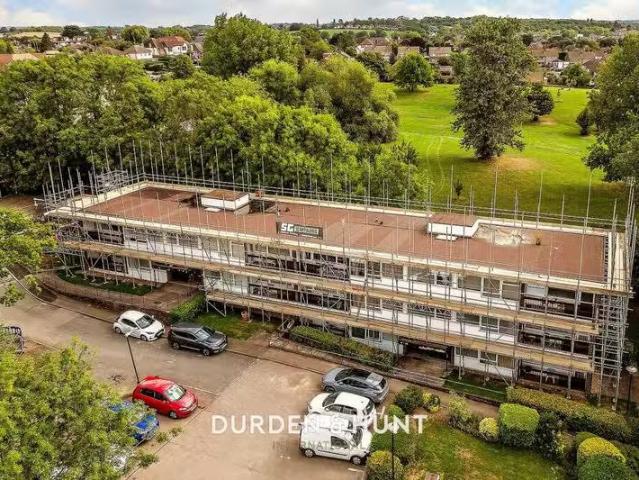 2 bedroom apartment for rent in St. Winifreds Close, Chigwell.