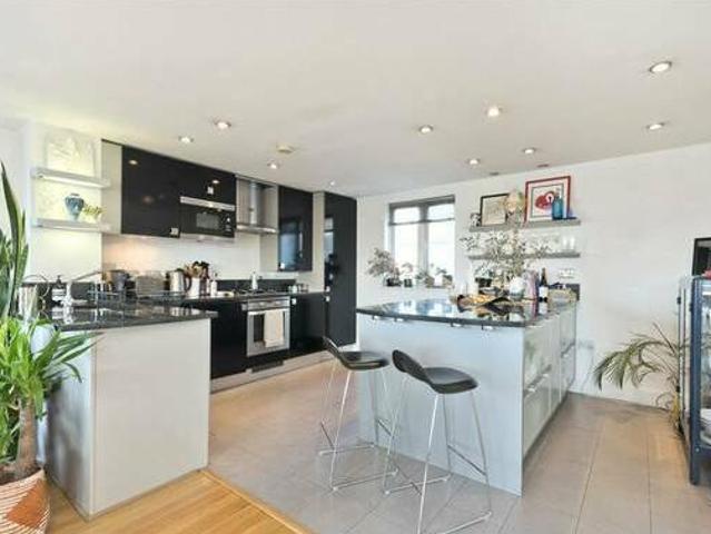 2 bedroom apartment for rent in Stane Grove London SW9