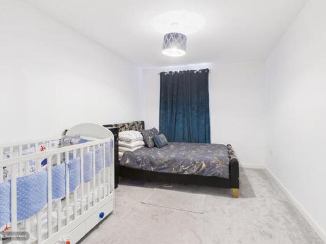 2 bedroom apartment for rent in Starboard Crescent, Gillingham, ME4