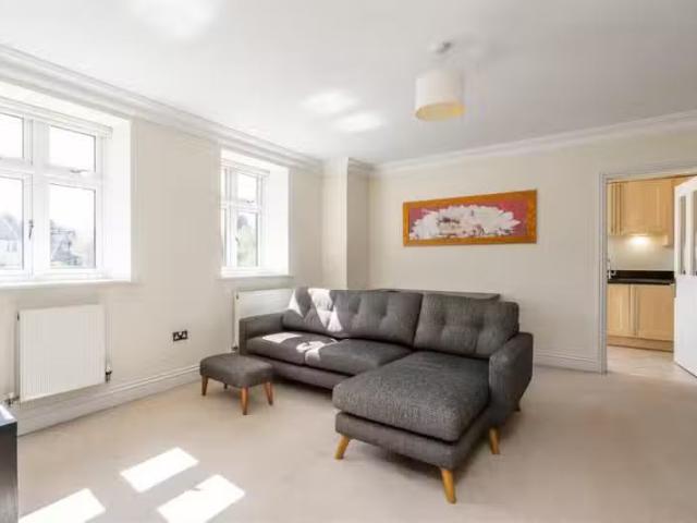 2 bedroom apartment for rent in Station Road, Dorridge, B93