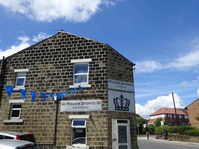 2 bedroom apartment for rent in Station Road Horsforth Leeds LS18