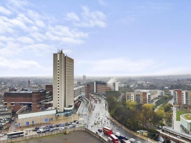 2 bedroom apartment for rent in Station Road London SE13