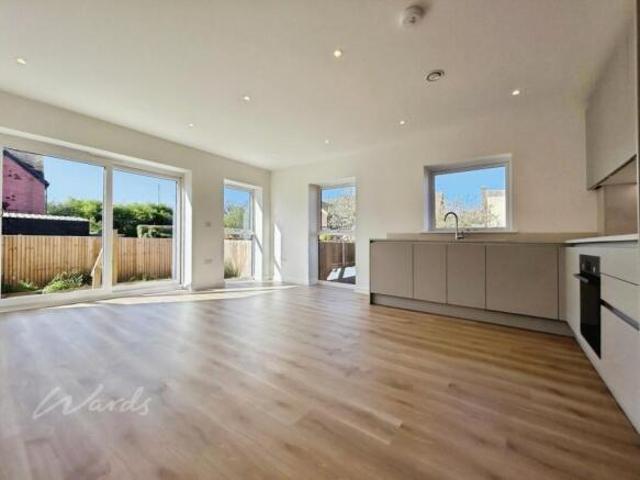 2 bedroom apartment for rent in Station Road Paddock Wood TN12