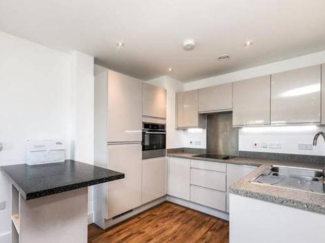 2 bedroom apartment for rent in Station View Town Centre GU1