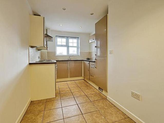 2 bedroom apartment for rent in Stone Bridge Farnley Leeds, LS12