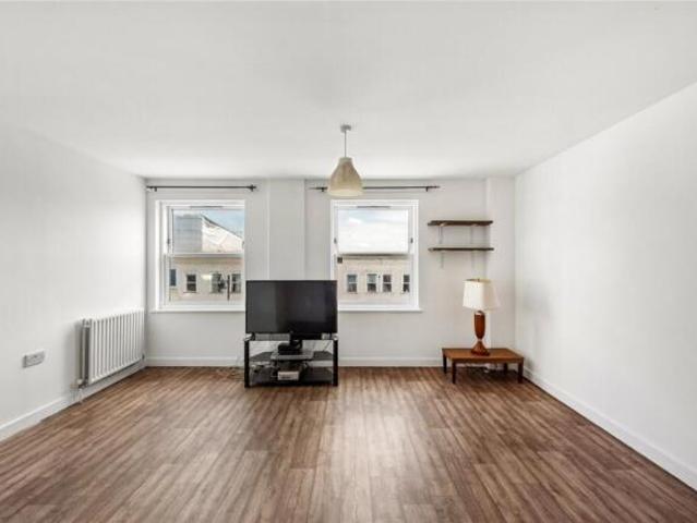 2 bedroom apartment for rent in Stoke Newington Road, London, N16