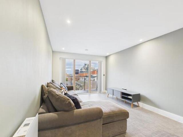 2 bedroom apartment for rent in Stoke Road, Slough, Berkshire, SL2