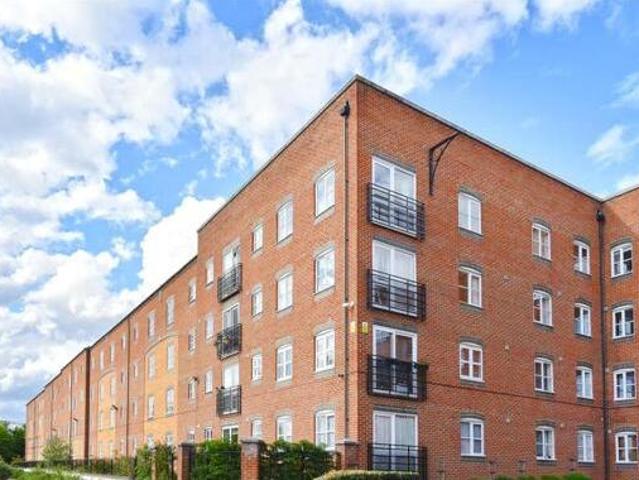 2 Bedroom Apartment For Rent In Stratford