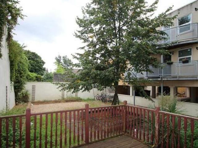 2 Bedroom Apartment For Rent In Stratford
