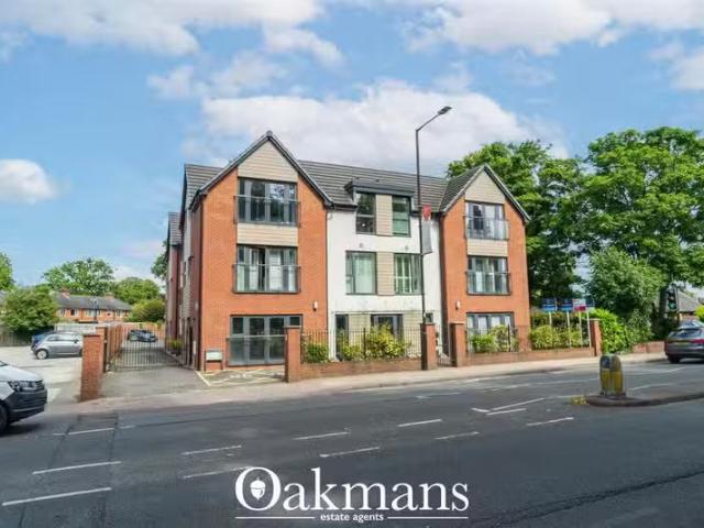 2 bedroom apartment for rent in Stratford Road, Shirley, Solih.