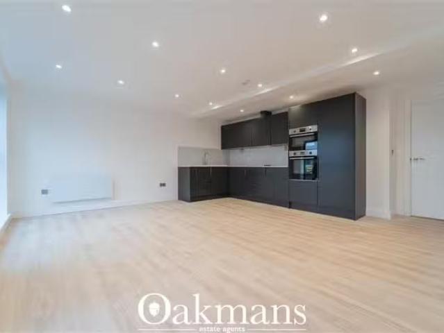 2 bedroom apartment for rent in Stratford Road, Shirley, Solih.