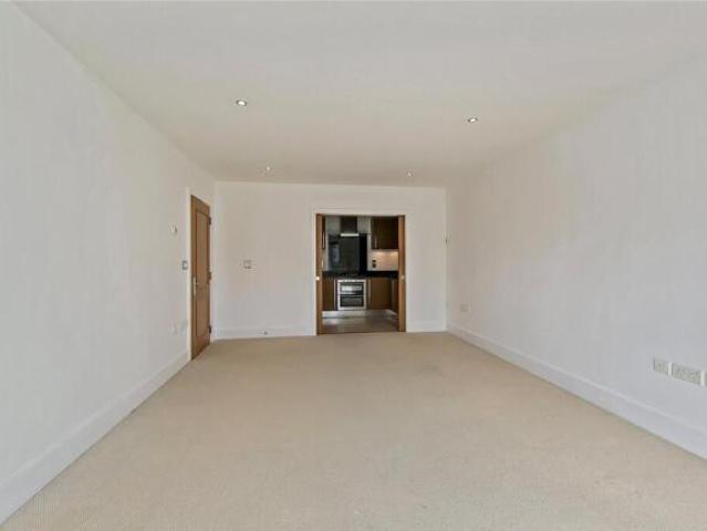 2 bedroom apartment for rent in Strand Drive, Richmond, TW9
