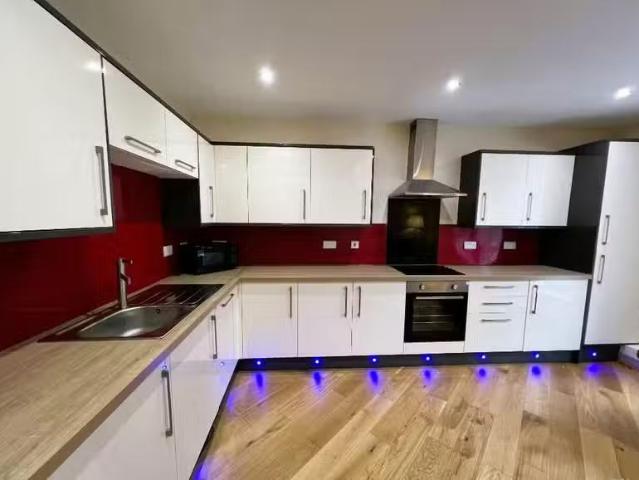 2 bedroom apartment for rent in Students 2026/27 Elms Street.